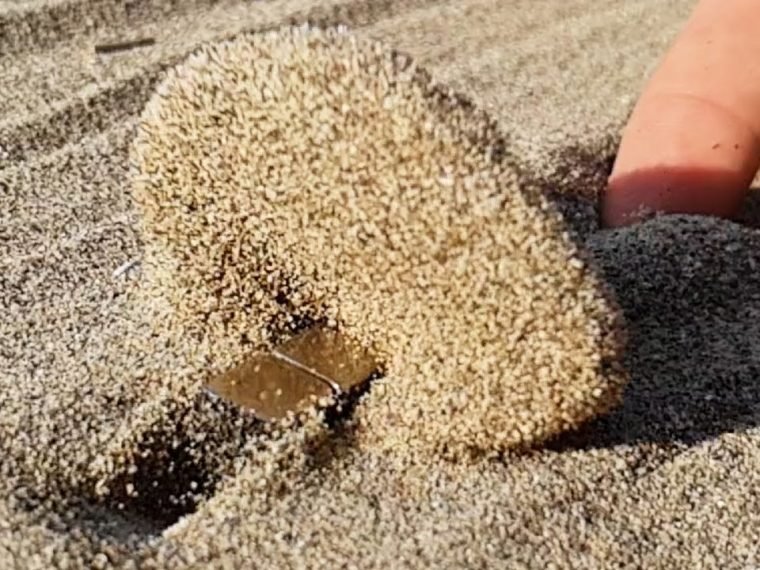 Magnet Man on Holiday | Magnetic Games – Magnetic Games