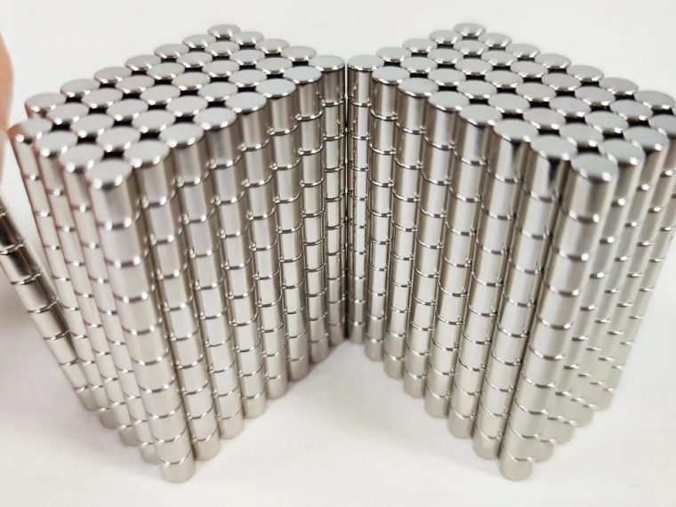 FREE STRONG MAGNETS From Broken Hard Drive – Magnetic Games